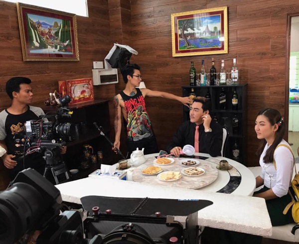 အရိပ်ဇာတ်လမ်းတွဲမှ ကိုရန်လေးနဲ ့သရုပ်ဆောင်များရဲ ့ရိုက်ကွင်းအမှတ်တရပုံရိပ်များ Myanmarload