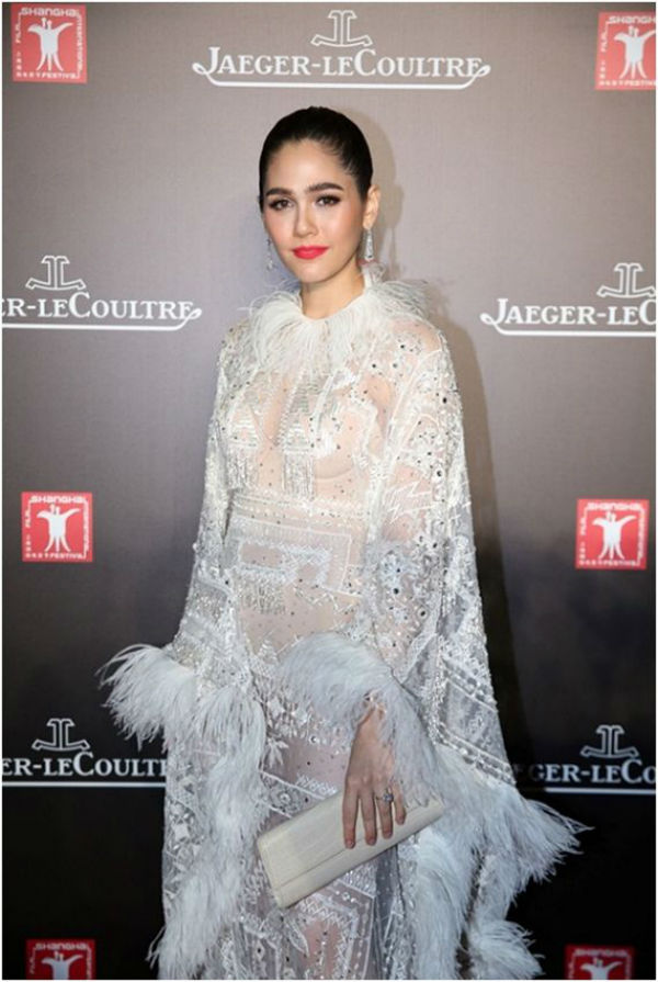 គ្រាន់តែ នាឡិកាមួយសម្រាប់ចូលរួមកម្មវិធី Chompoo ចំណាយលុយ ជាង១លានបាត - Khmerload