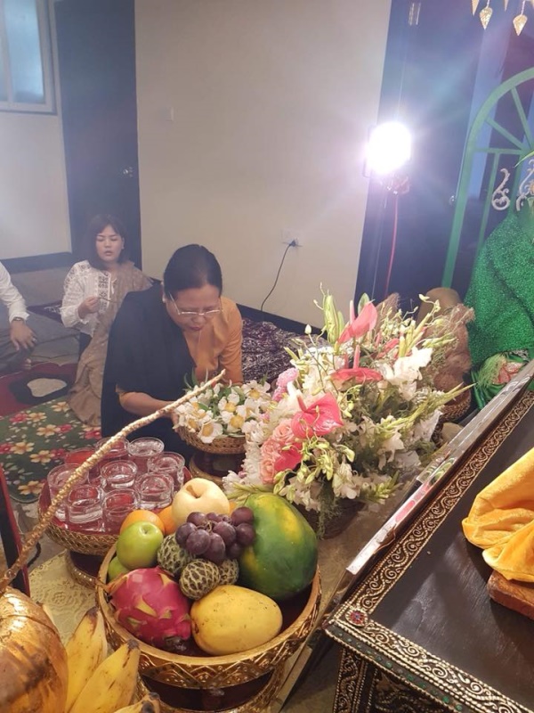 မဟာသွံသာရဆုတောင်းပြည့်ဘုရားသွားဖူးခဲ့တဲ့ စိုးပြည့်သဇင်နဲ့ စန္ဒီမြင့်လွင်တို့ဇနီးမောင်နှံ